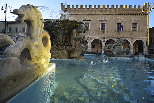 Comune di Pesaro : Inaugurazione mostra "Costruttori di Pace" promossa ...